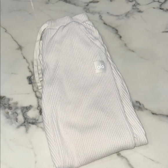 ALO Yoga | Pants & Jumpsuits | Alo Yoga White Ribbed Lounge Pants ...